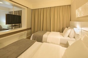 Suite Superior Twin | Roupa de alta qualidade, minibar, cofre com capacidade para portátil 