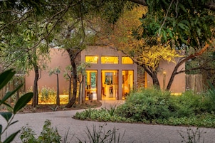 Tratamentos corporais, aromaterapia, massagens de pedras quentes 