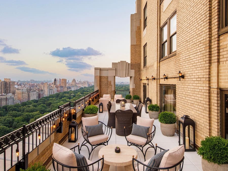 Edredões de penas, camas de colchão viscoelástico, minibar