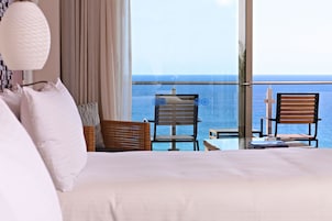 Finisterra Suite | Minibar grátis, cofre com capacidade para portátil, secretária