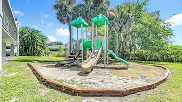 Área de recreio para crianças (ao ar livre)