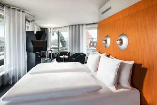 Penck Suite | 1 quarto, roupa hipoalergénica, cofre com capacidade para portátil