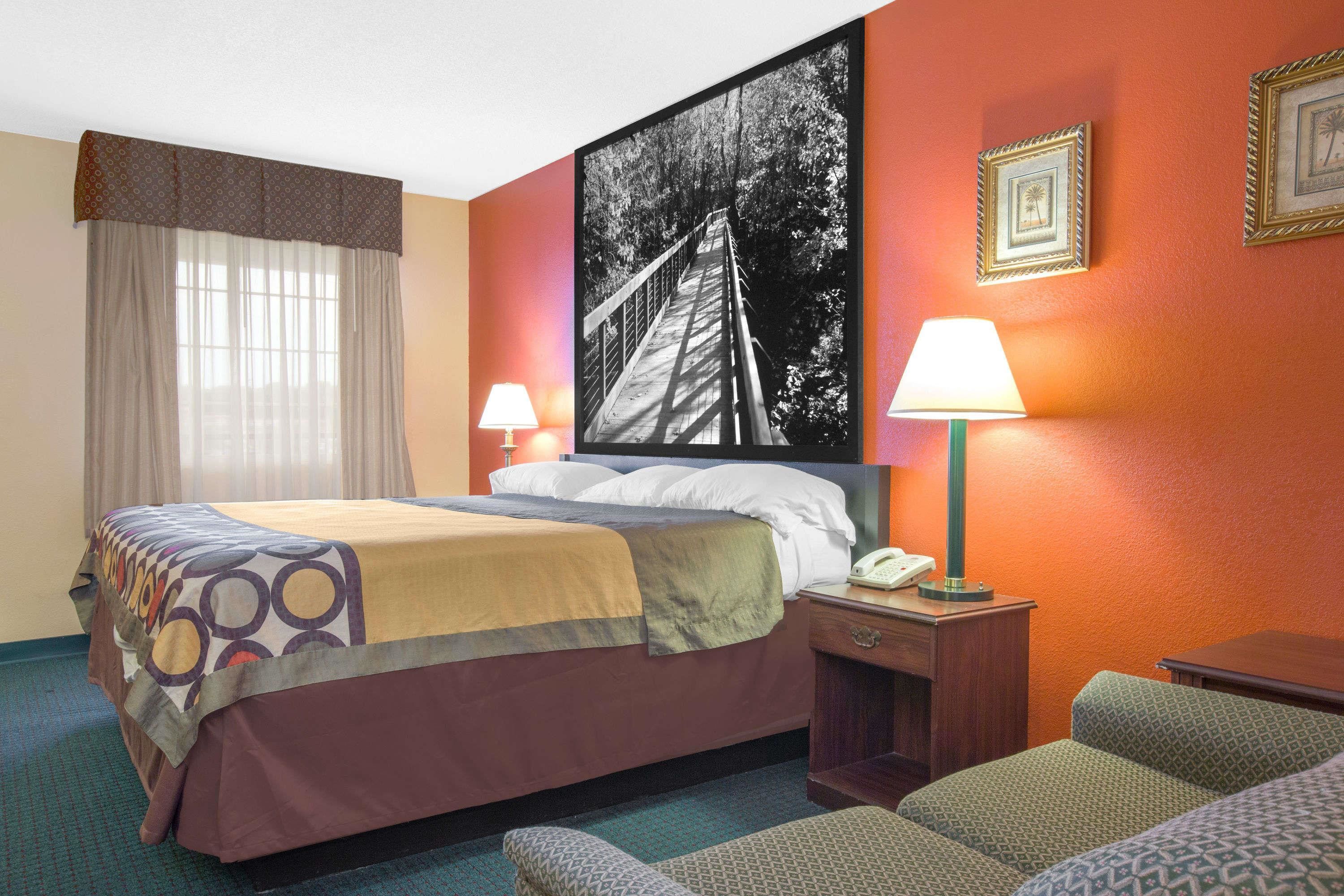 Quarto standard, 1 cama King, para não fumantes | Roupas de cama premium, escrivaninha, camas extras/dobráveis (sobretaxa)