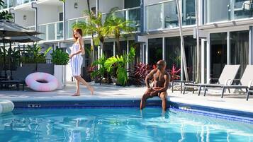 3 piscinas externas, piscina aquecida, barracas de cortesia, guarda-sóis