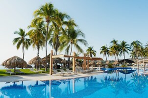 3 piscinas exteriores, nadadores-salvadores no local