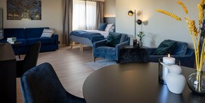 Quarto superior, para não fumantes | Cortinas blackout, Wi-Fi de cortesia, roupa de cama, despertadores