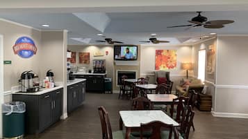 Café da manhã continental grátis todos os dias