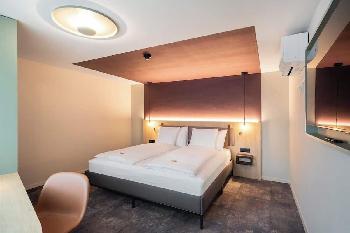 Frigobar, cofres nos quartos, individualmente decorados
