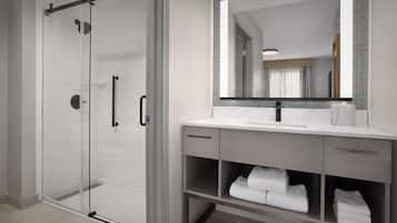 Suite, 1 cama king-size | Duche na casa de banho