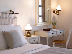 Frigobar, cofres nos quartos, cortinas blackout