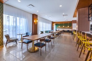 Pequenos-almoços, almoços e jantares servidos 