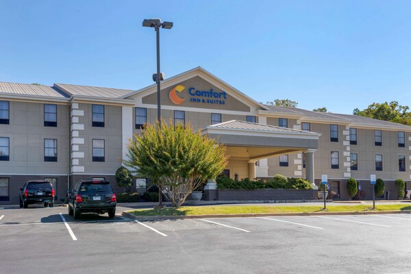 Comfort Inn & Suites Hot Springs Midtown - Hot Springs, AR