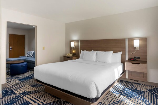 Comfort Inn & Suites Hot Springs Midtown - Hot Springs, AR