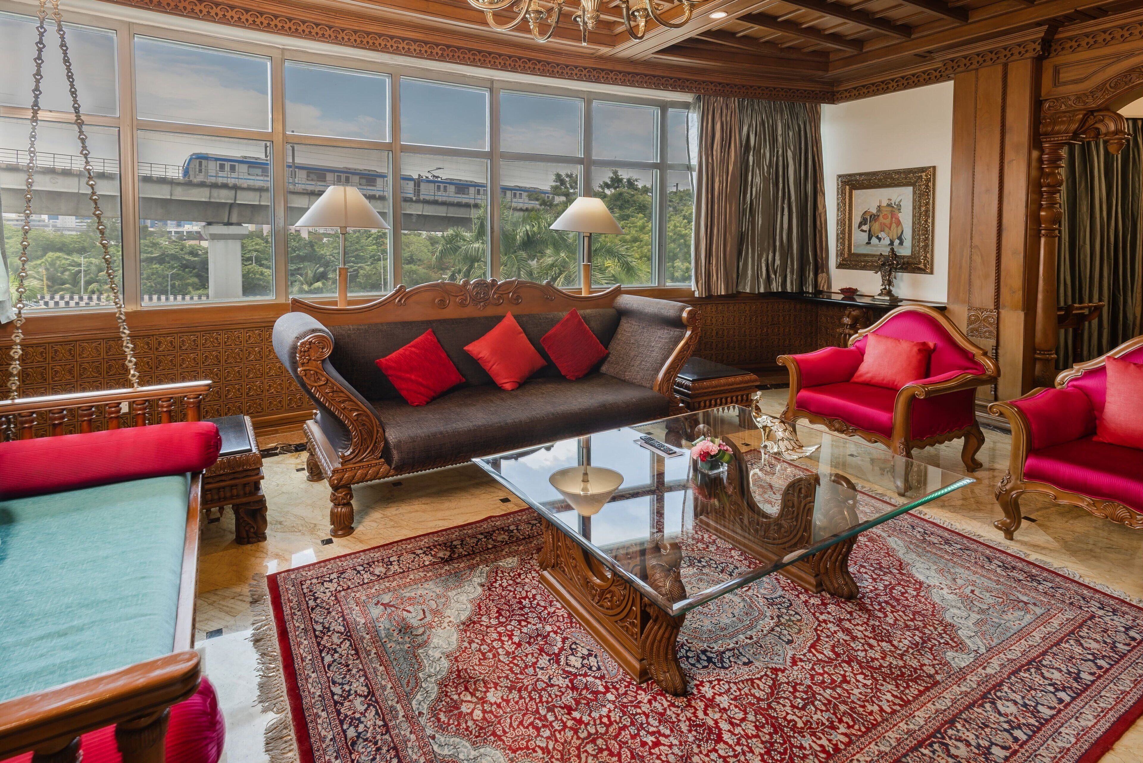 Quarto Royal, 1 cama king-size (Royal Suite, 1 King Bed) | Sala | Televisor LED de 42 polegadas com canais via satélite, televisor 