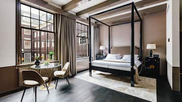 Suite de Luxo, vista para o jardim | Roupa de alta qualidade, minibar, cofre no quarto