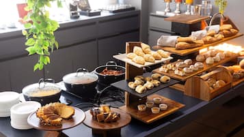 Café da manhã com buffet todos os dias (BRL 75 por pessoa)