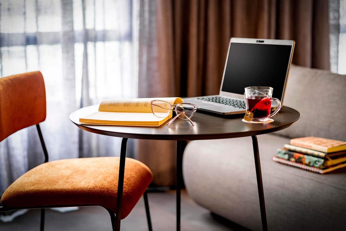 Minibar, cofre no quarto