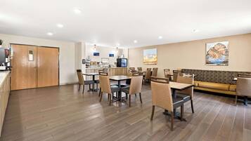 Café da manhã continental grátis todos os dias