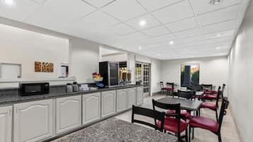 Café da manhã continental grátis todos os dias
