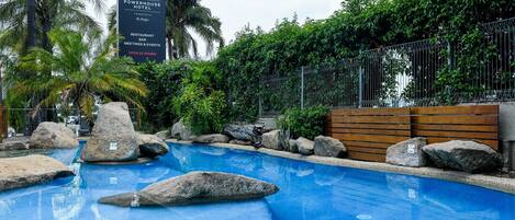 Piscina externa sazonal