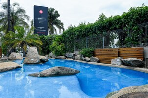 Piscina exterior sazonal 