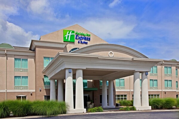 Holiday Inn Express Hotel & Suites Greenwood By Ihg - Greenwood, IN