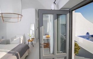 Roupa de alta qualidade, edredões de penas, cofre no quarto