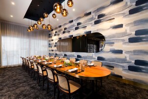 Café da manhã, almoço e jantar; culinária local 