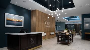 Café da manhã, almoço e jantar; culinária local