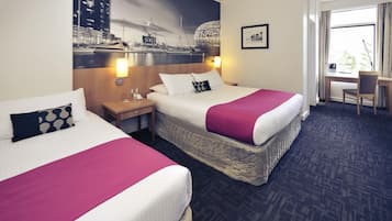 Quarto Standard, várias camas | 1 quarto, roupa de alta qualidade, camas de colchão pillowtop, minibar