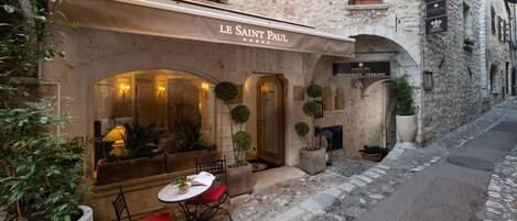 Fachada da propriedade