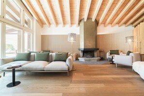 Sauna seca, banheira de hidromassagem, sauna a vapor