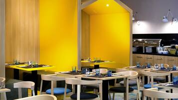 Pequeno-almoço tipo buffet diário (3000 HUF por pessoa)