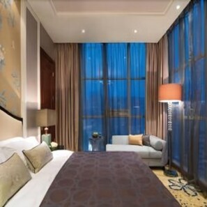 Cofre no quarto, secretária, quartos insonorizados