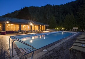 2 piscinas interiores, 3 piscinas exteriores 