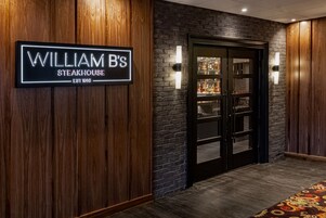 3 restaurantes, café da manhã, culinária americana