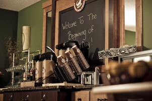 Café da manhã completo grátis todos os dias