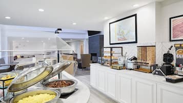 Pequeno-almoço tipo buffet diário incluído