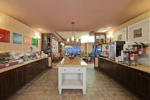 Café da manhã continental grátis todos os dias