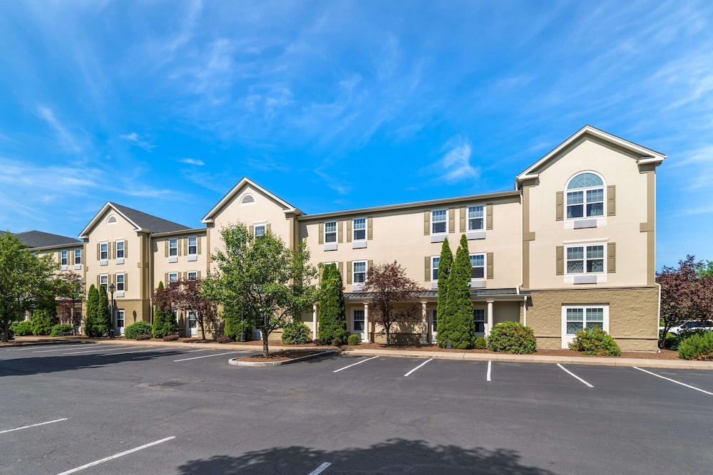 Comfort Inn & Suites - Northampton, MA