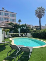 Piscina exterior sazonal, da(s) 9:30 à(s) 19:00, espreguiçadeiras 