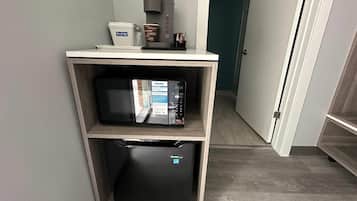 Quarto, 1 cama king-size, não fumadores (Sundeck) | Secretária, ferro/tábua de engomar, berços/camas para crianças