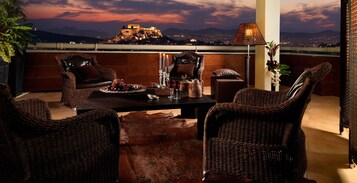 Presidential Suite 815 | Sacada