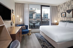 Quarto premium, 1 cama King | Cofres nos quartos, escrivaninha, cortinas blackout