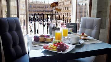 Pequeno-almoço tipo buffet diário (11.5 EUR por pessoa)