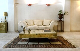 Área de estar no saguão