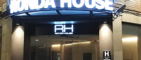 Entrada do alojamento