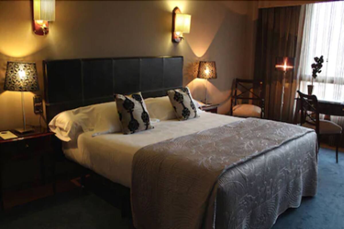 Suite Júnior | Minibar, cofre no quarto, secretária