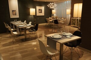 Pequenos-almoços, almoços e jantares servidos 