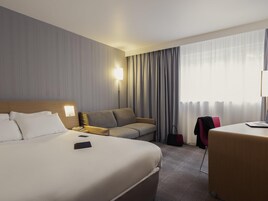 Roupas de cama premium, cofres nos quartos, individualmente mobiliados